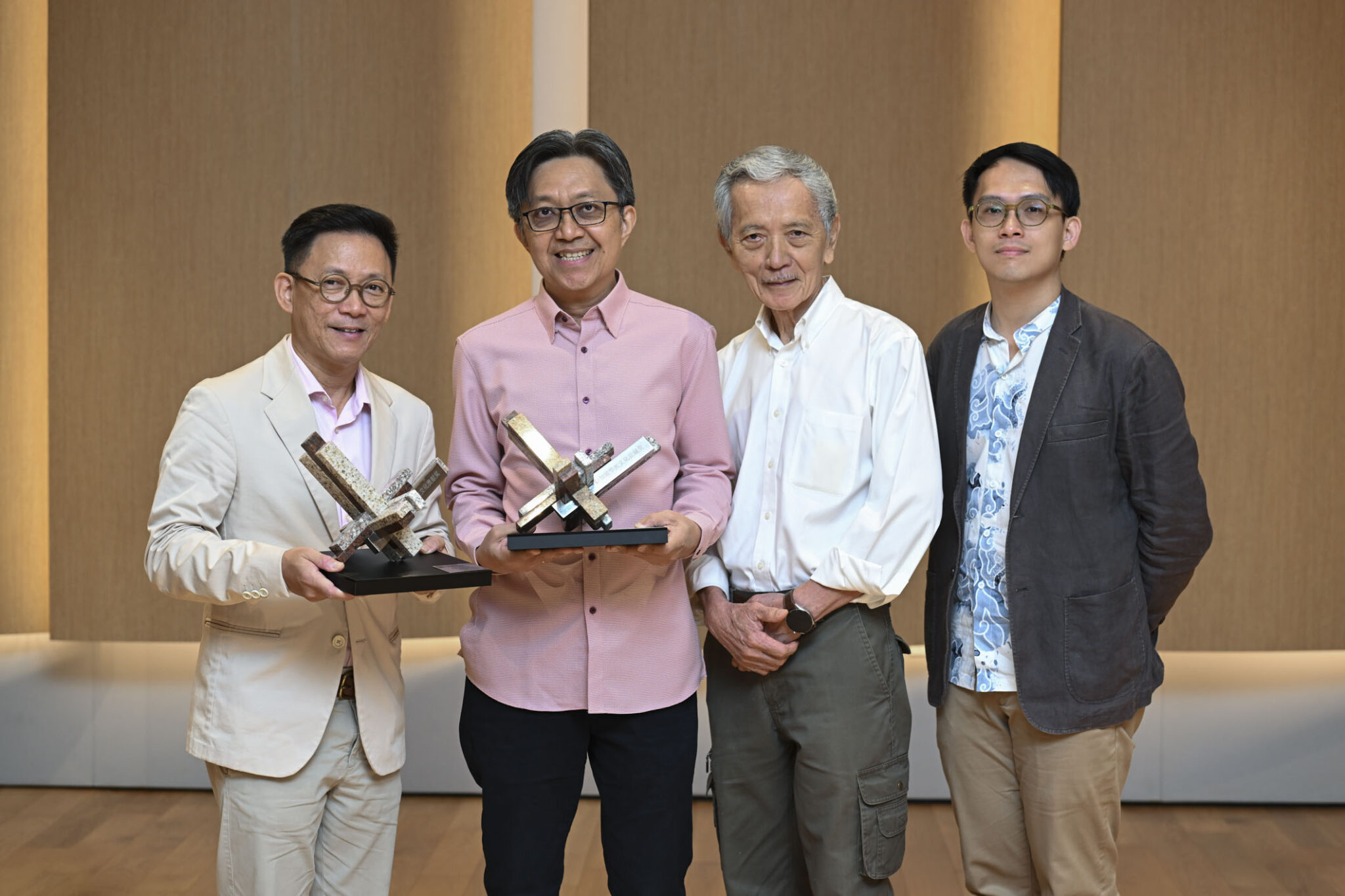 Principal Conductor of Singapore Chinese Orchestra, Mr Quek Ling Kiong ...